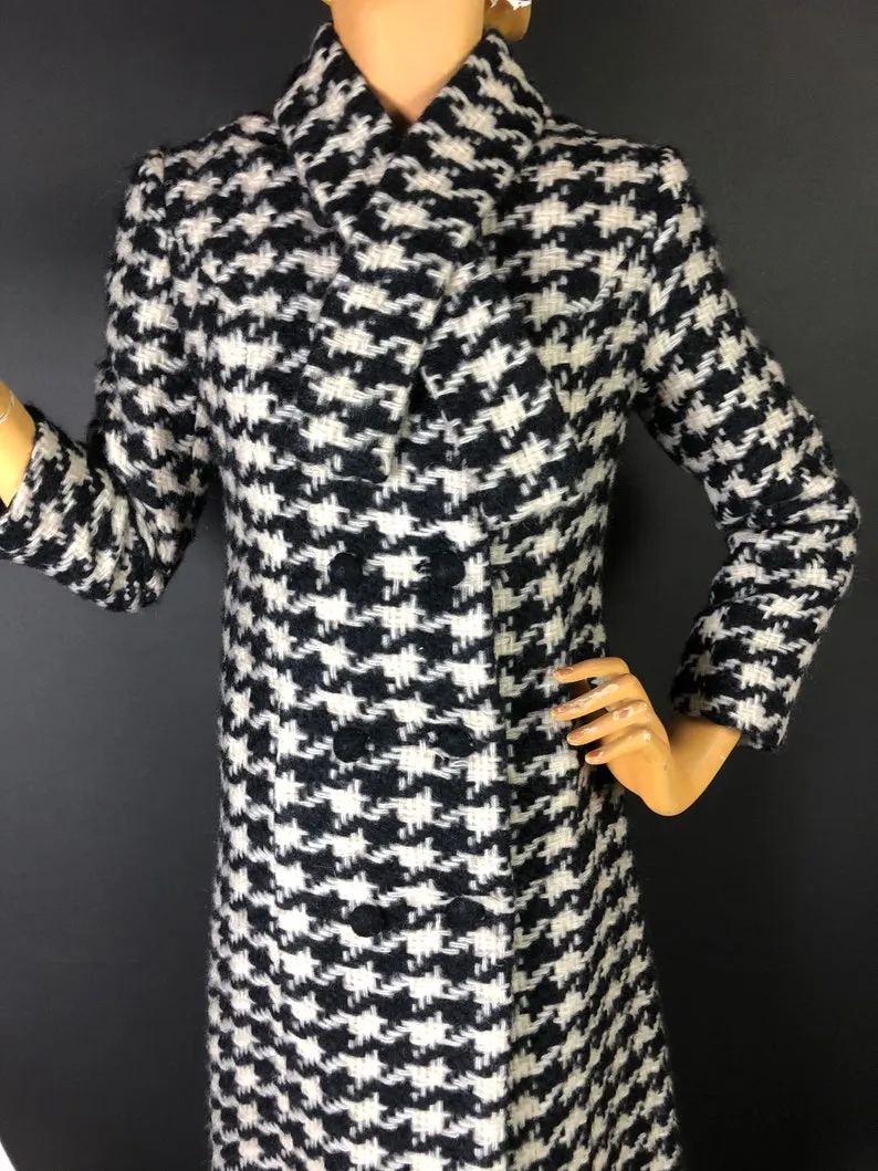 Monochrome Patterns: Outfits with single-color patterns for subtle ...